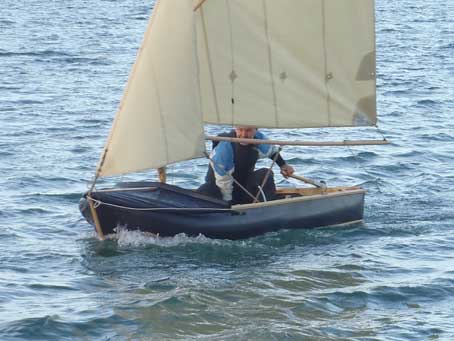 coracle 300 S under sail